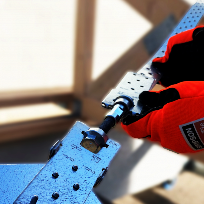 Zoom sur les assemblages pour charpente industrielle | Simpson Strong-Tie